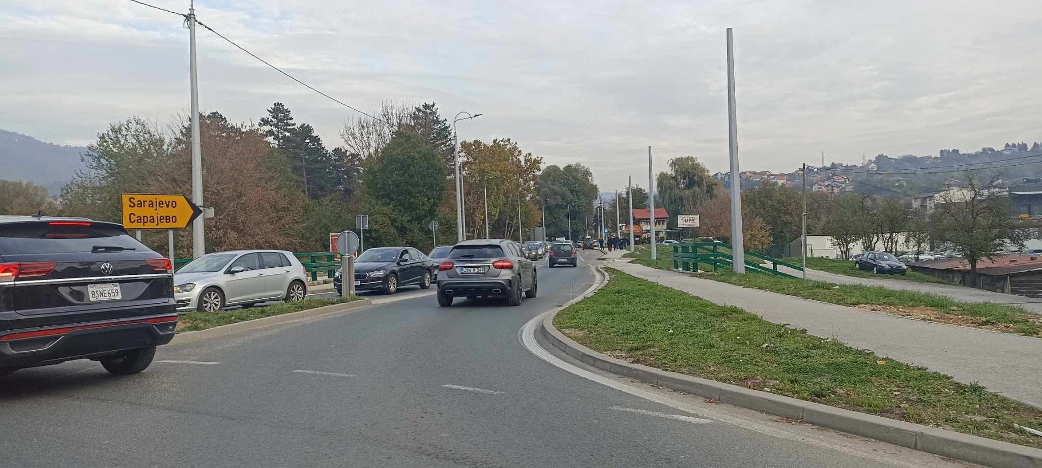 Nakon teške nesreće: Na putu Vogošća-Semizovac saobraćaj se odvija ...