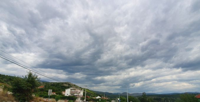 Oblaci donose kišu a na planinama i snijeg