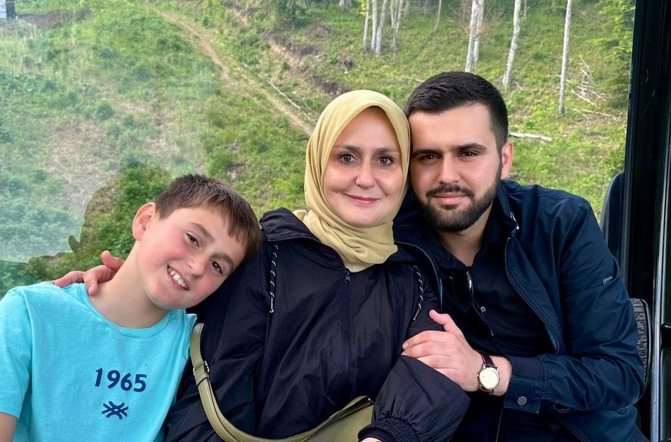 Žena o kojoj vrijedi čitati: Ovo je supruga hafiza Aziza Alilija