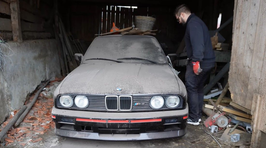 U štali pod prašinom pronađen stari BMW koji vrijedi pravo bogatstvo
