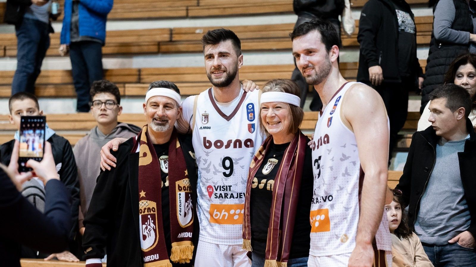 Par iz Amerike postao simbol ljubavi prema BiH: Navijali za KK Bosna pa poslali dirljivo pismo