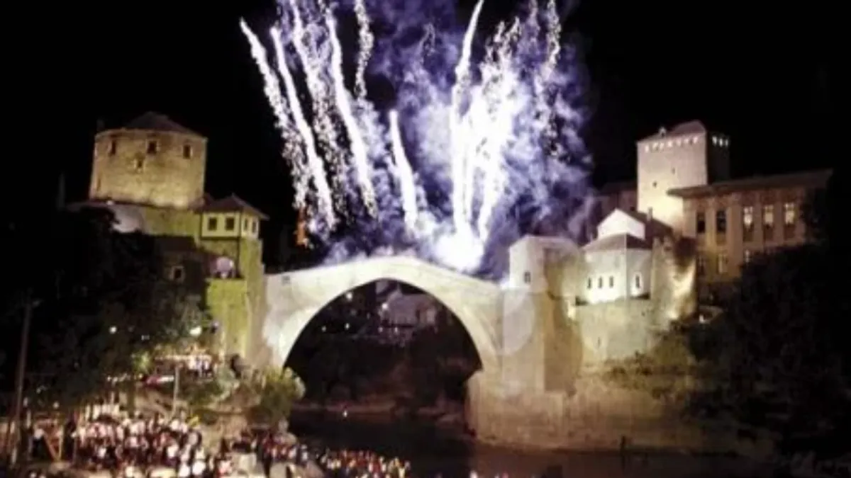 Na današnji dan 2004: Obnovljen Stari most koji je srušio HVO