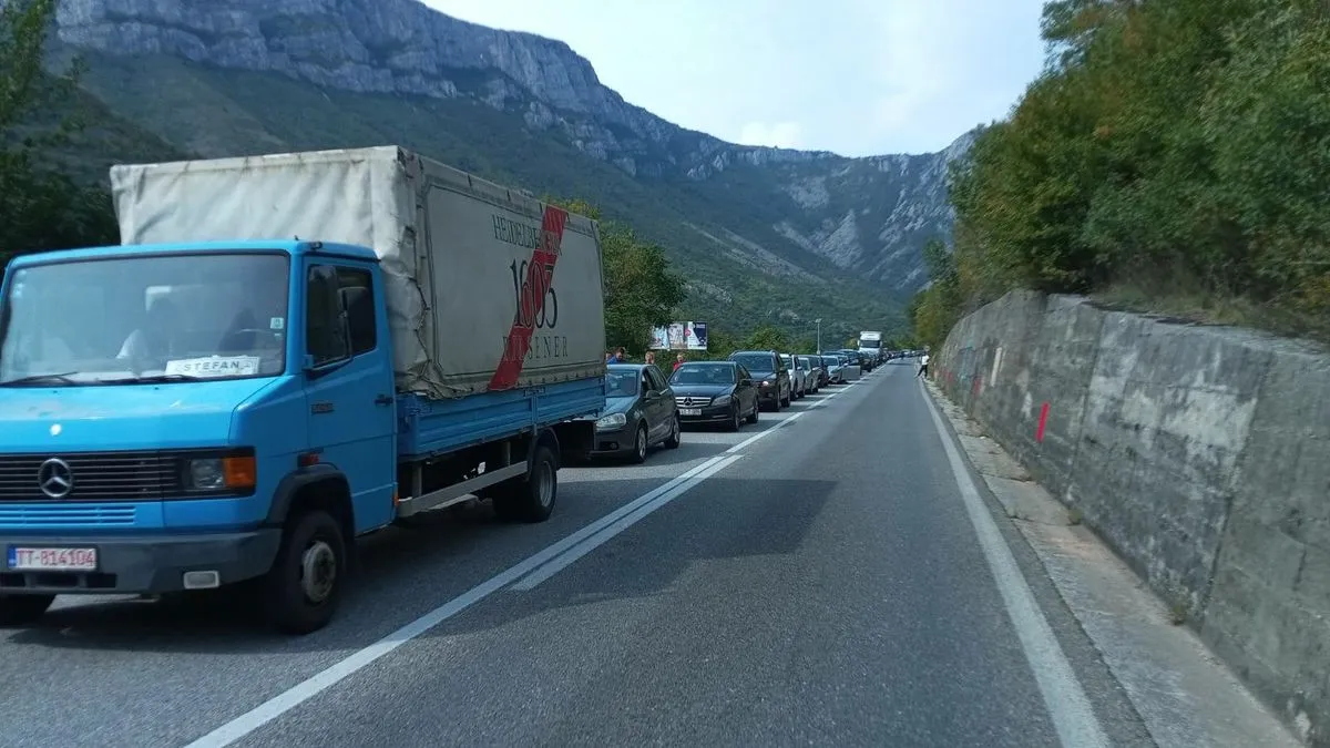 Saobraćajna nesreća u BiH: Tunel Salakovac zatvoren, više povrijeđenih