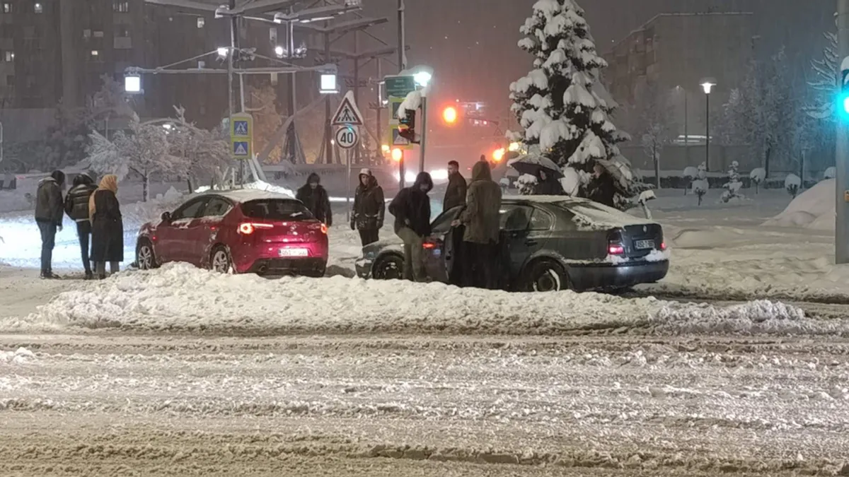 Saobraćajni 'rulet' u Sarajevu: Ne rade redovno tramvaji, brojni sudari